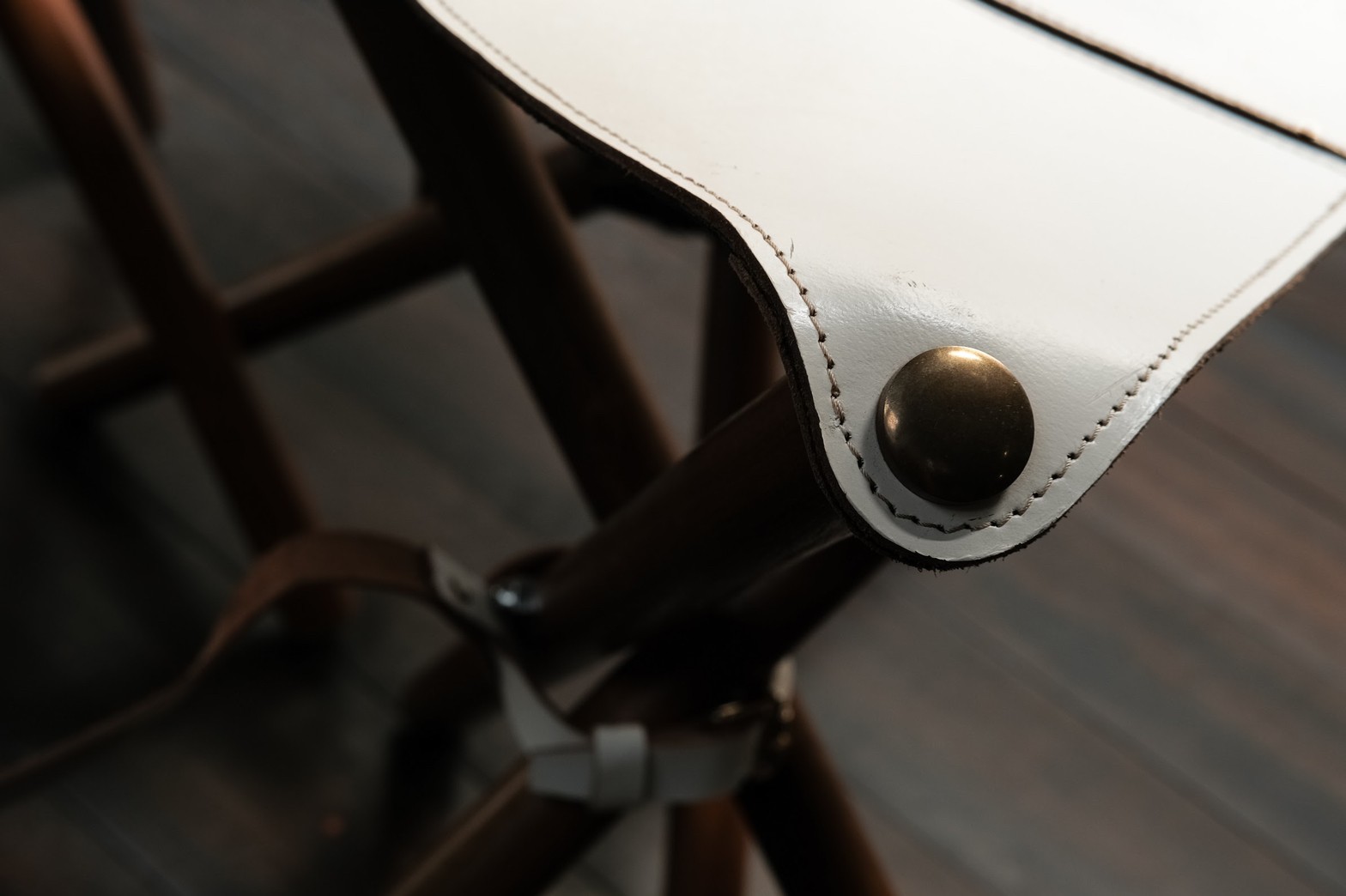 Trio Chair – งานเครื่องหนัง เเฮนด์เมด คุณภาพดีราคาย่อมเยา