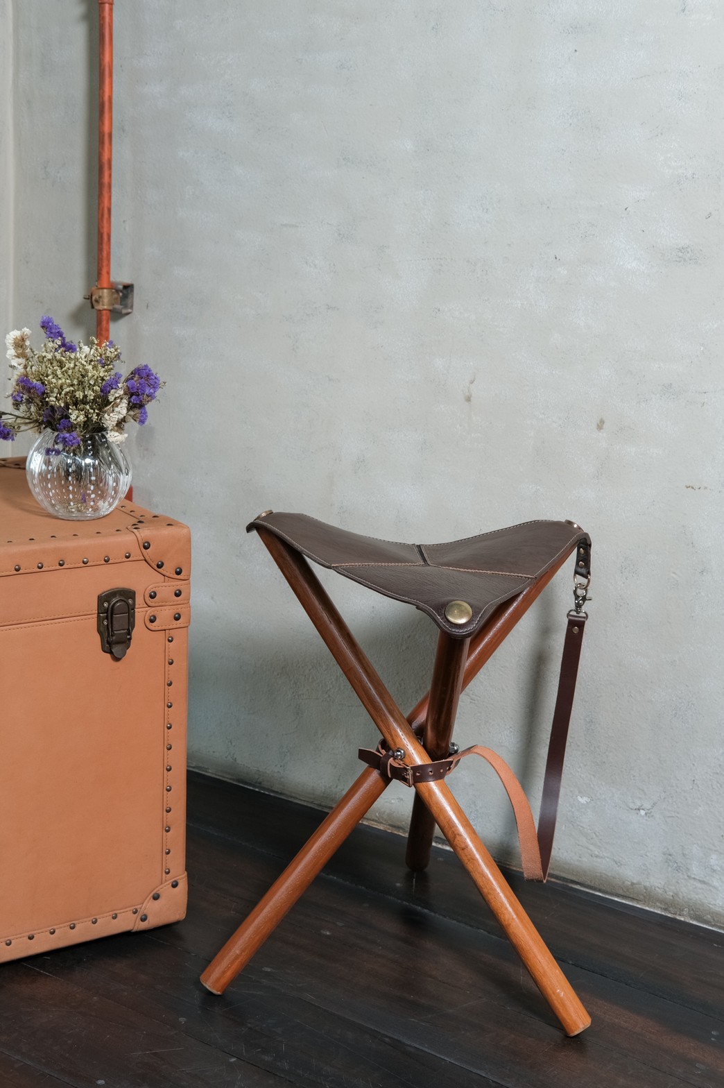 Trio Chair – งานเครื่องหนัง เเฮนด์เมด คุณภาพดีราคาย่อมเยา